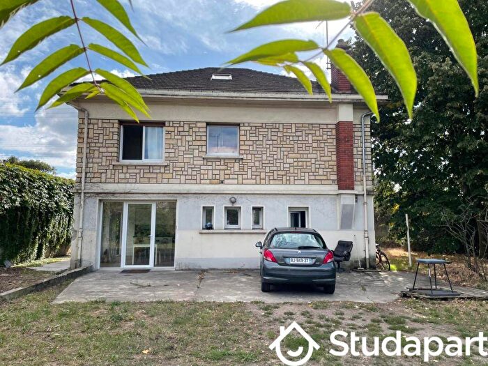 Appartement à louer - La Croix Blanche-Les Richebourgs, Sartrouville - 1 pièce - 4 chambres