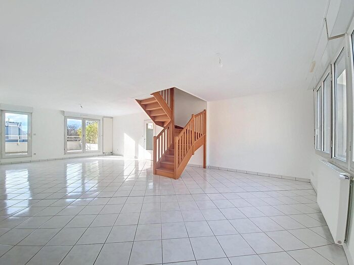 Appartement à louer - Dijon, Colombière, Parc Chevreul - 6 pièces - 4 chambres