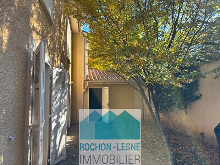 Maisons à vendre et appartements à louer - 3