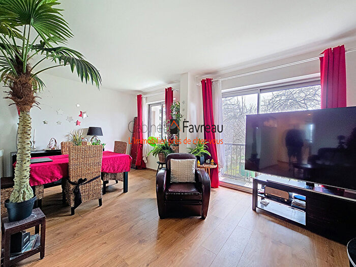 Appartement à vendre - Fresnes, Centre-ville - 4 pièces - 2 chambres