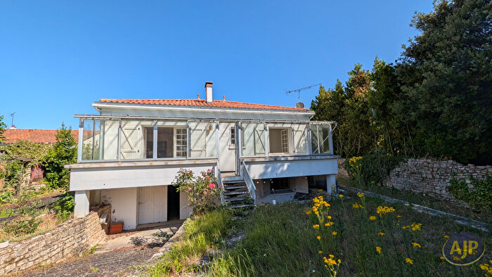 Saint-Michel-en-l'Herm - Maison 4 pièces à vendre