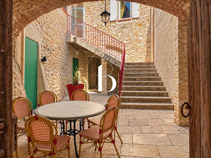 Maison 7 pièces à Barjac, à vendre