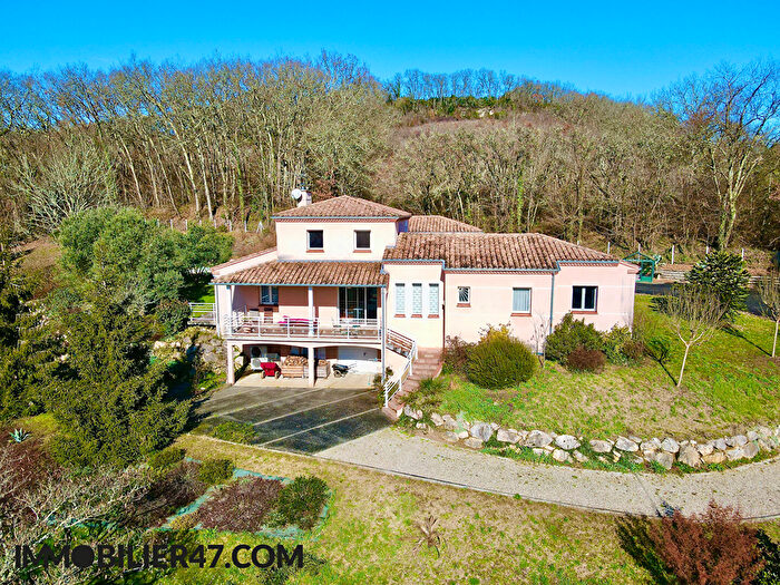 Maison à vendre - Lusignan-Petit - 8 pièces - 4 chambres