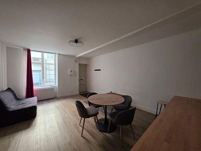 Appartement à louer - Bourgogne-Châtelet, Orléans - 1 pièce