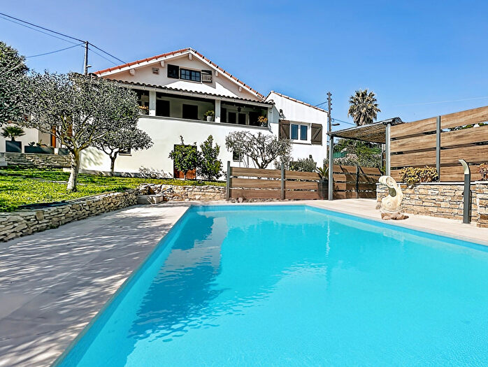 Maison à vendre - Marseille e , La Croix Rouge - 5 pièces - 4 chambres