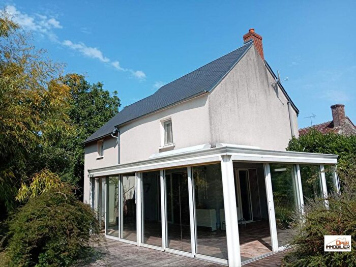 Maison 6 pièces à Saint-Priest-la-Marche, à vendre