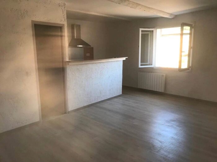 Appartement à louer - Châteauneuf-le-Rouge - 1 pièce