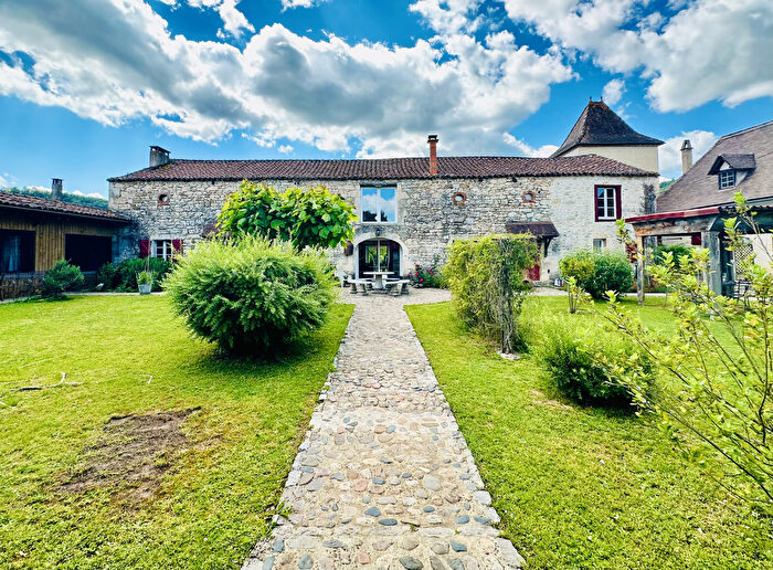 Maison à vendre - Larnagol - 12 pièces - 7 chambres