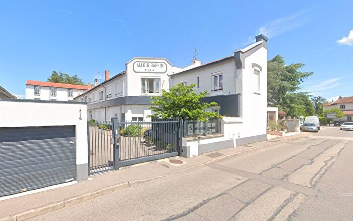 Maison à louer - Les Essarts, Bron - 4 pièces - 2 chambres