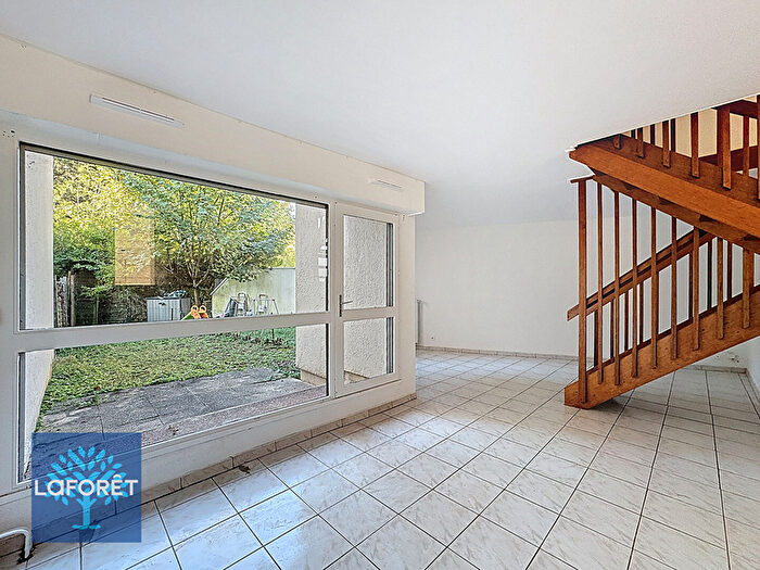 Appartement à louer - Évry, Les Epinettes - 4 pièces - 3 chambres