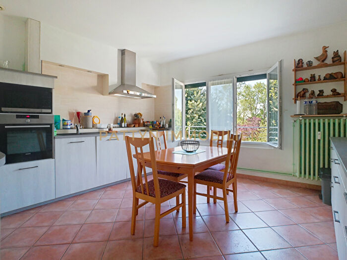 Appartement à vendre - Neuville-sur-Saône - 3 pièces - 2 chambres