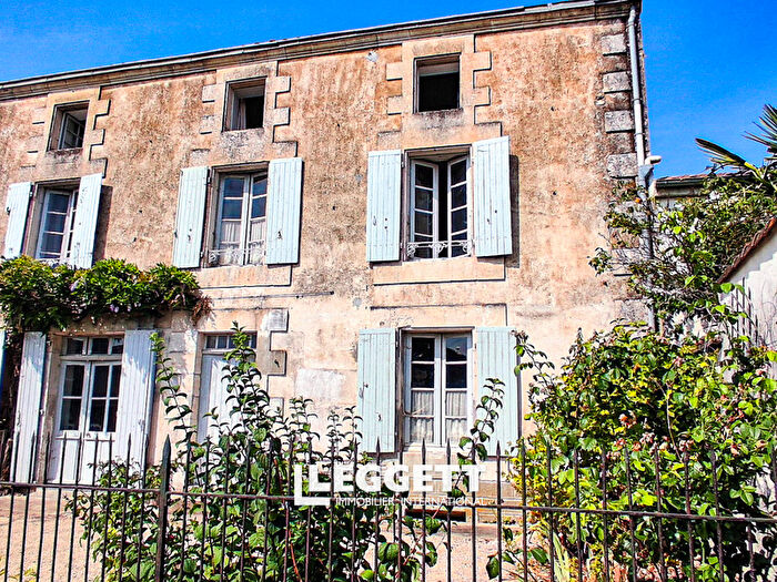 Villiers-en-Plaine : Maison 7 pièces à vendre