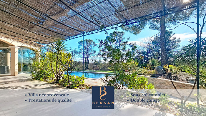 Maison à vendre - Fréjus - 6 pièces - 4 chambres