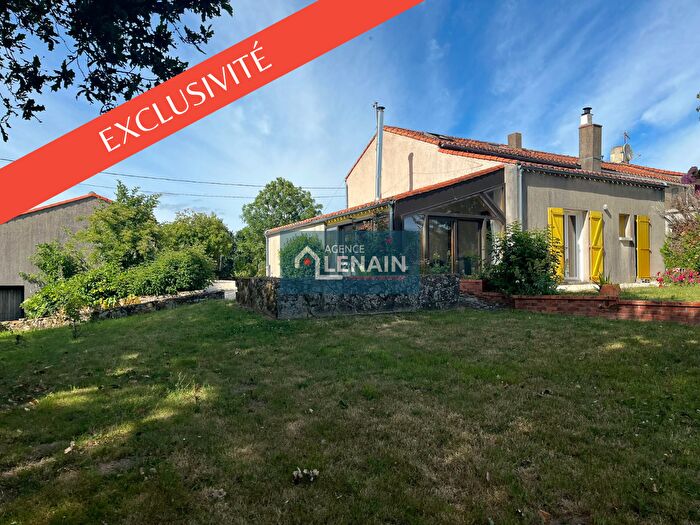 Maison 6 pièces à vendre à Saint-Aubin-des-Ormeaux