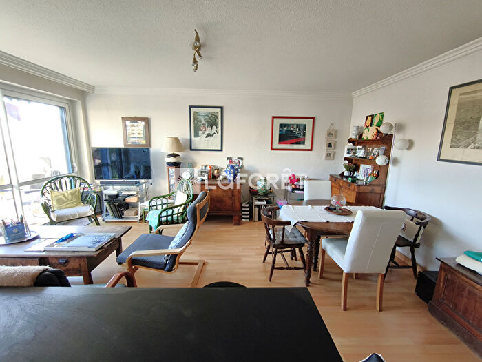 Appartement à vendre - Plaisir, Centre-ville, Château - 3 pièces - 2 chambres