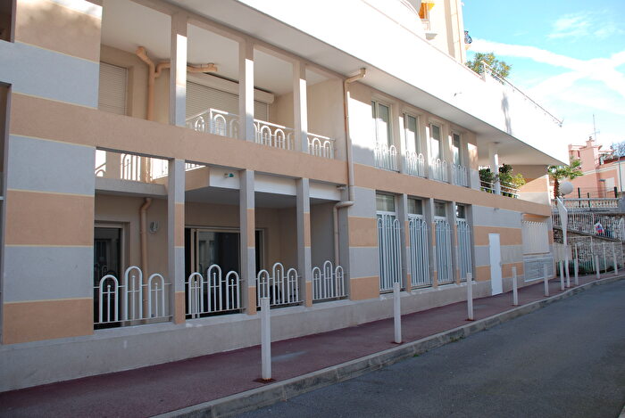 Appartement à vendre - Beausoleil, Centre-ville, Carnier - 1 pièce