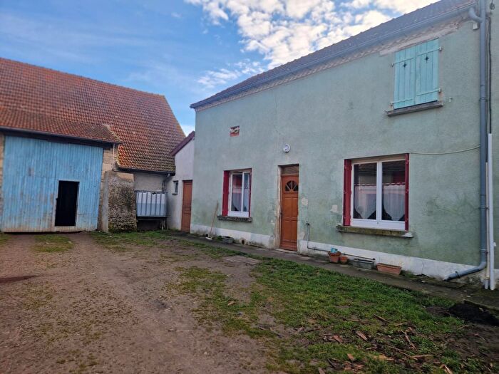 Maison 5 pièces à Saint-Bonnet-de-Rochefort, à vendre