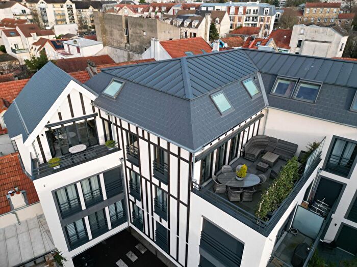 Appartement à vendre - Villiers-sur-Marne, Centre-ville - 5 pièces - 2 chambres