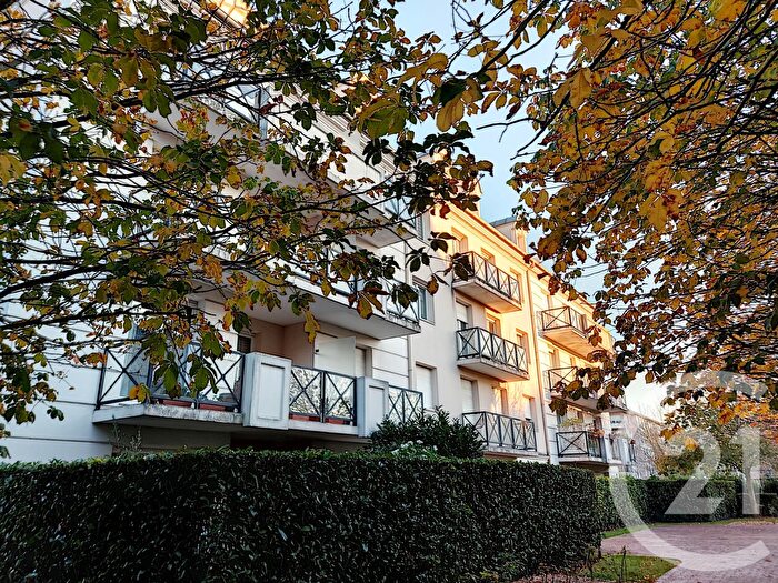 Appartement à louer - Noisy-le-Grand, Centre-ville - 1 pièce