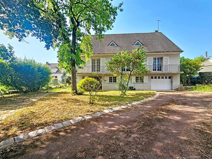 Provins, Centre-ville : Maison 8 pièces à vendre