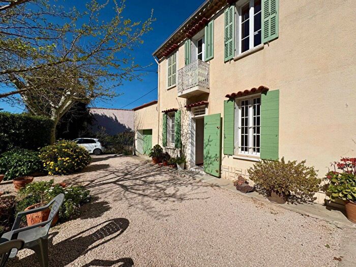 Maison à louer - Marseille ème arrondissement - 3 pièces - 2 chambres