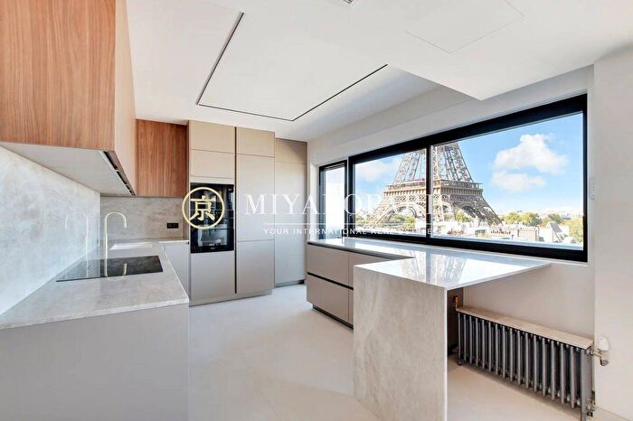 Appartement à louer - Paris ème - 5 pièces - 2 chambres