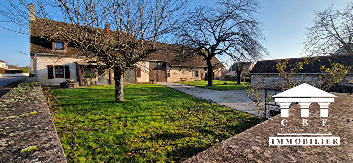 Maison à vendre - Saint-Marcel - 10 pièces - 6 chambres