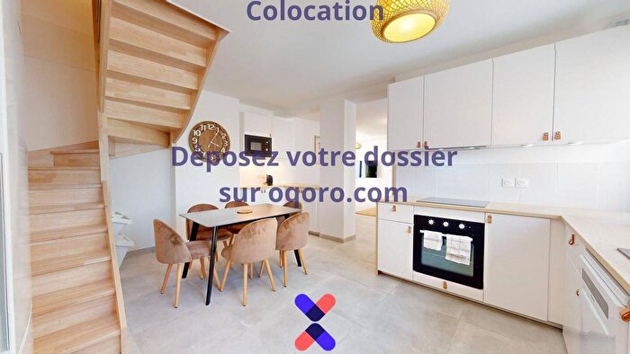 Maison à louer - Centre Nord, Oullins-Pierre-Bénite - 11 pièces - 10 chambres