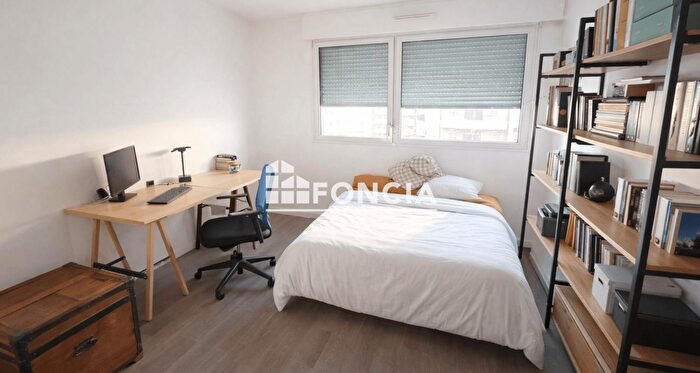 Appartement à vendre - Quartiers Nord-Est, Jeanne dArc - 2 pièces - 1 chambre