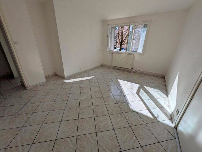 Appartement à louer - Le Village, Saint-Martin-dHères - 3 pièces - 2 chambres