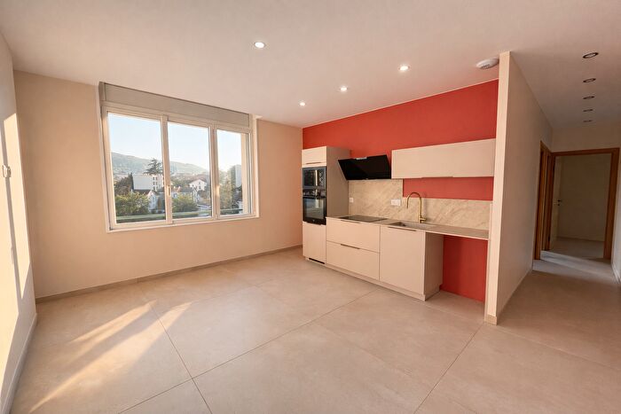 Appartement à louer - Saint-Étienne, Solaure, Croix de lOrme, Le Mont, La Jomayère - 4 pièces - 3 chambres