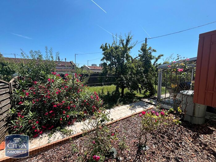 Maisons à vendre et appartements à louer - 1