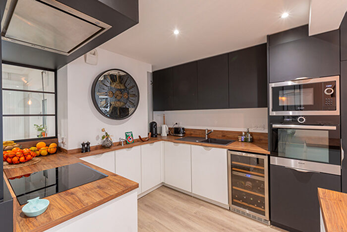 Appartement à vendre - Saint-Brieuc, Centre-ville, Saint-Michel, Le Légué, Notre-Dame - 5 pièces - 3 chambres