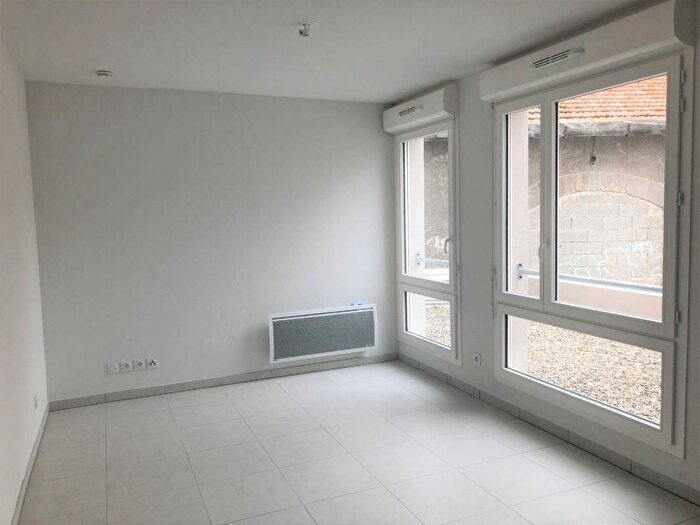 Appartement à louer - Fargues-Pigeonnier, Le Pontet - 1 pièce