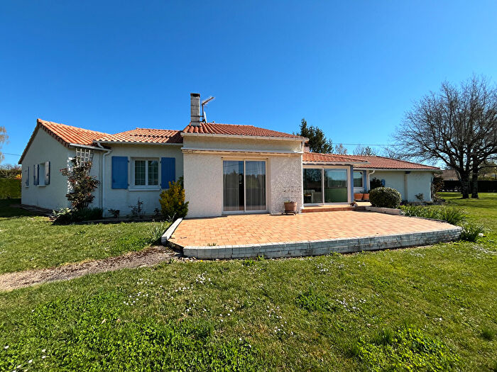 Fontaine-le-Comte : Maison 5 pièces à vendre
