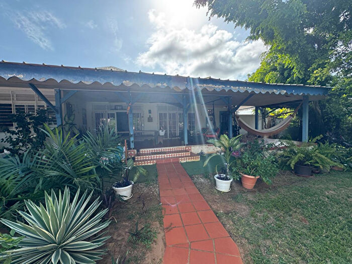 Maison à vendre - Remire-Montjoly - 7 pièces - 5 chambres