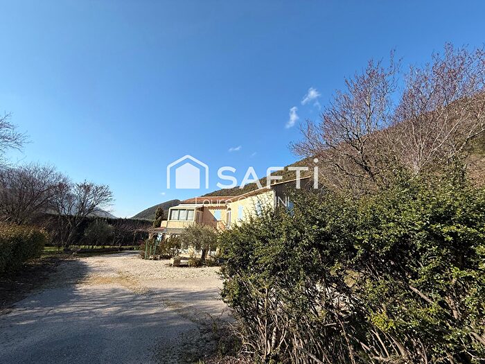 Maison à vendre - Savoillan - 8 pièces - 4 chambres