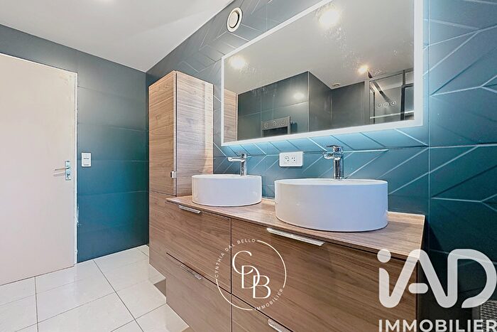 Maison 5 pièces à Bagnols-sur-Cèze, Saint-Martin, Bercon, Le Haut Castel, à vendre