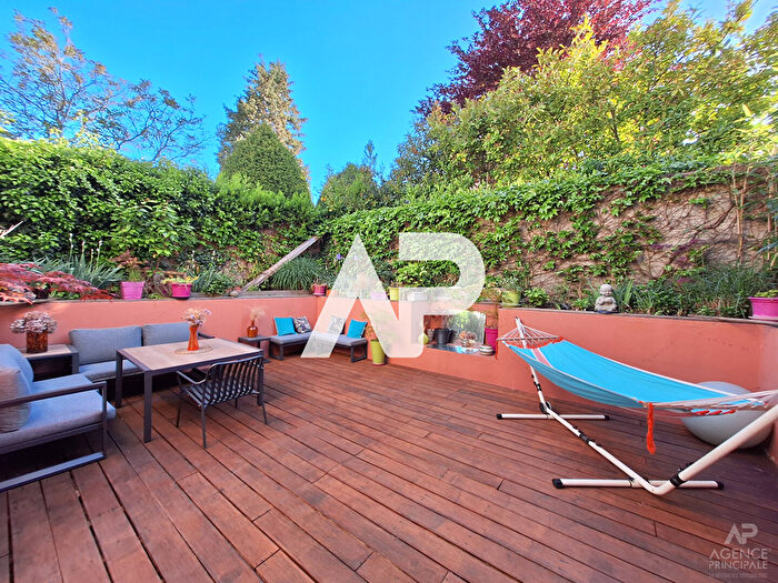 Rueil-Malmaison, Mont Valerien : Maison 5 pièces à vendre