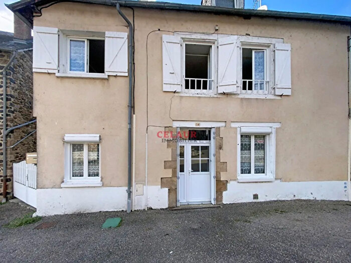 Maison à vendre - Condat-sur-Ganaveix - 4 pièces - 3 chambres