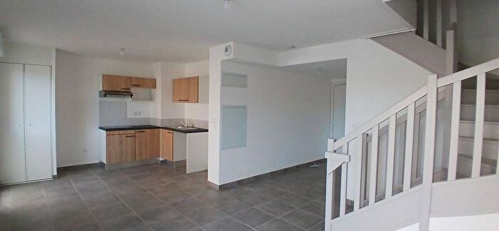 Appartement à louer - Seilh - 3 pièces - 2 chambres