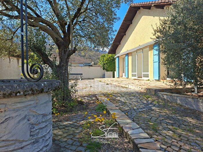 Maison à vendre - Chapareillan - 6 pièces - 4 chambres