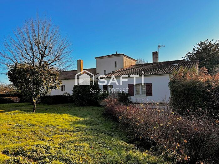 Maison à vendre - Champtoceaux - 9 pièces - 6 chambres