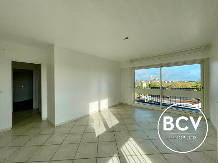 Appartement à louer - Sud Ville, Chartres - 3 pièces - 2 chambres