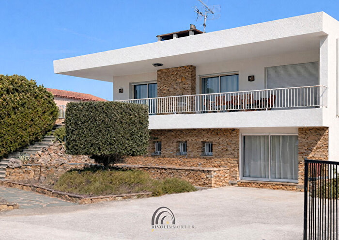 Maison à vendre - Sanary-sur-Mer, Le Baou, Saint-Roch - 7 pièces - 5 chambres