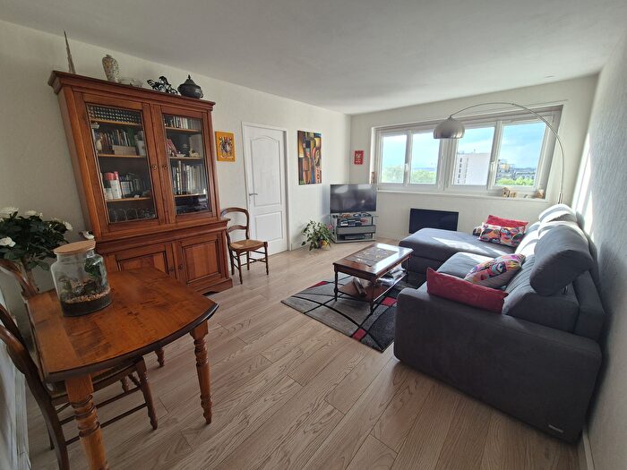 Appartement 3 pièces à vendre à Clichy, Entrée de Ville