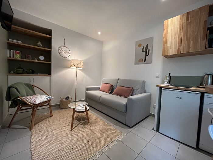 Appartement à louer - La Rochelle, Centre-ville, Vieux-port, Marché - 1 pièce