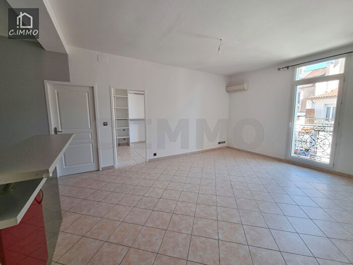 Appartement à louer - Béziers, Champ de Mars - 4 pièces - 3 chambres