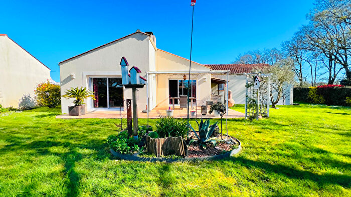 Maison à vendre - Coëx - 4 pièces - 3 chambres