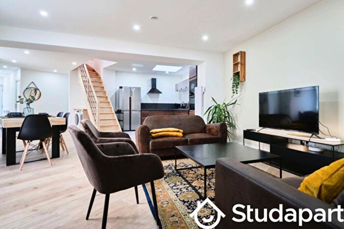 Appartement à louer - Berckem-Kleber-Saint Charles, La Madeleine - 1 pièce - 3 chambres